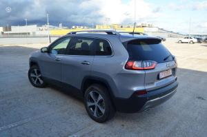 Pelēks Jeep Cherokee 2019 Viļņa, ar dzinēja tilpumu 3.24 L un nobraukumu 155 tūkst. km par 14550 €, foto 7 vietnē AUTOMOTO.COM.LV