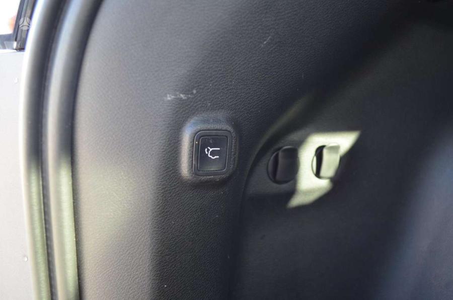 Pelēks Jeep Cherokee 2019 Viļņa, ar dzinēja tilpumu 3.24 L un nobraukumu 155 tūkst. km par 14550 €, foto 20 vietnē AUTOMOTO.COM.LV