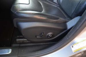 Pelēks Jeep Cherokee 2019 Viļņa, ar dzinēja tilpumu 3.24 L un nobraukumu 155 tūkst. km par 14550 €, foto 28 vietnē AUTOMOTO.COM.LV