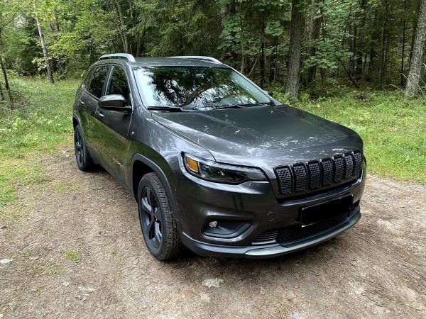 Grey Jeep Cherokee 2019 in Vilnius, with an engine capacity of 2.40 L and mileage of 127 thousand km for 13700 €, photo 6 on AUTOMOTO.COM.LV