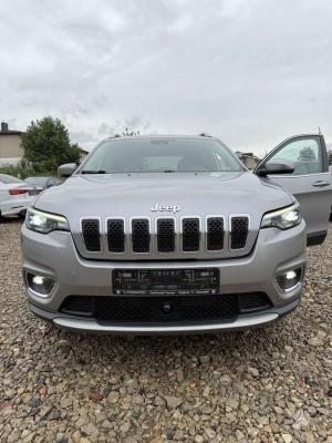 Pelēks Jeep Cherokee 2019 Viļņa, ar dzinēja tilpumu 2.18 L un nobraukumu 150 tūkst. km par 13250 €, foto 3 vietnē AUTOMOTO.COM.LV