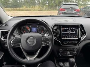 Pelēks Jeep Cherokee 2019 Viļņa, ar dzinēja tilpumu 2.18 L un nobraukumu 150 tūkst. km par 13250 €, foto 12 vietnē AUTOMOTO.COM.LV