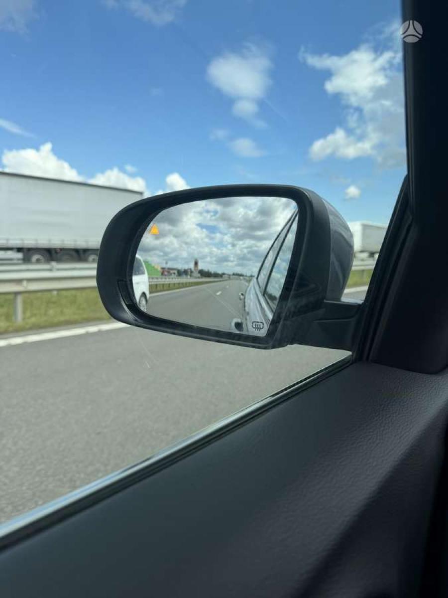 Pelēks Jeep Cherokee 2019 Viļņa, ar dzinēja tilpumu 2.18 L un nobraukumu 150 tūkst. km par 13250 €, foto 17 vietnē AUTOMOTO.COM.LV