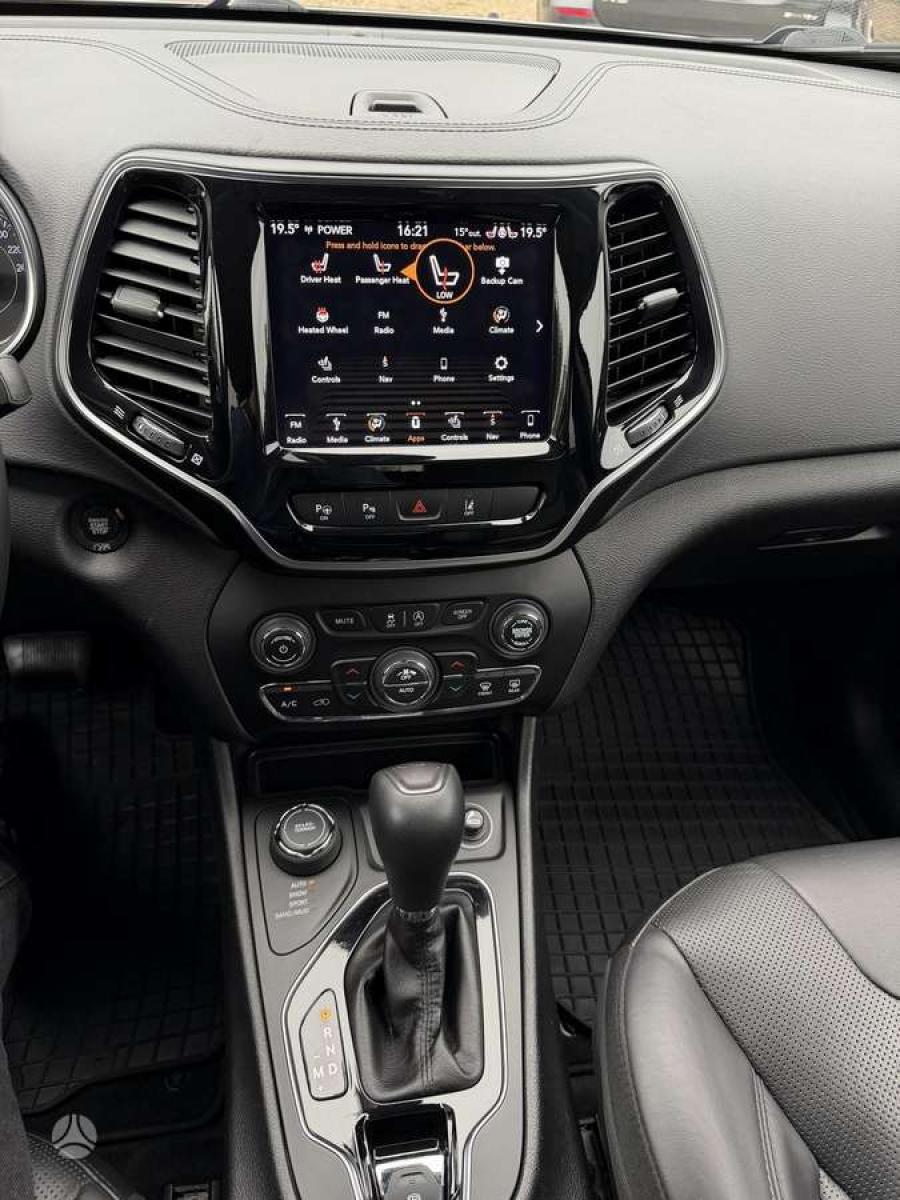 Pelēks Jeep Cherokee 2019 Viļņa, ar dzinēja tilpumu 2.18 L un nobraukumu 150 tūkst. km par 13250 €, foto 18 vietnē AUTOMOTO.COM.LV