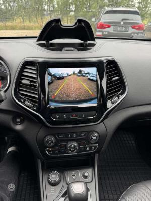Pelēks Jeep Cherokee 2019 Viļņa, ar dzinēja tilpumu 2.18 L un nobraukumu 150 tūkst. km par 13250 €, foto 21 vietnē AUTOMOTO.COM.LV