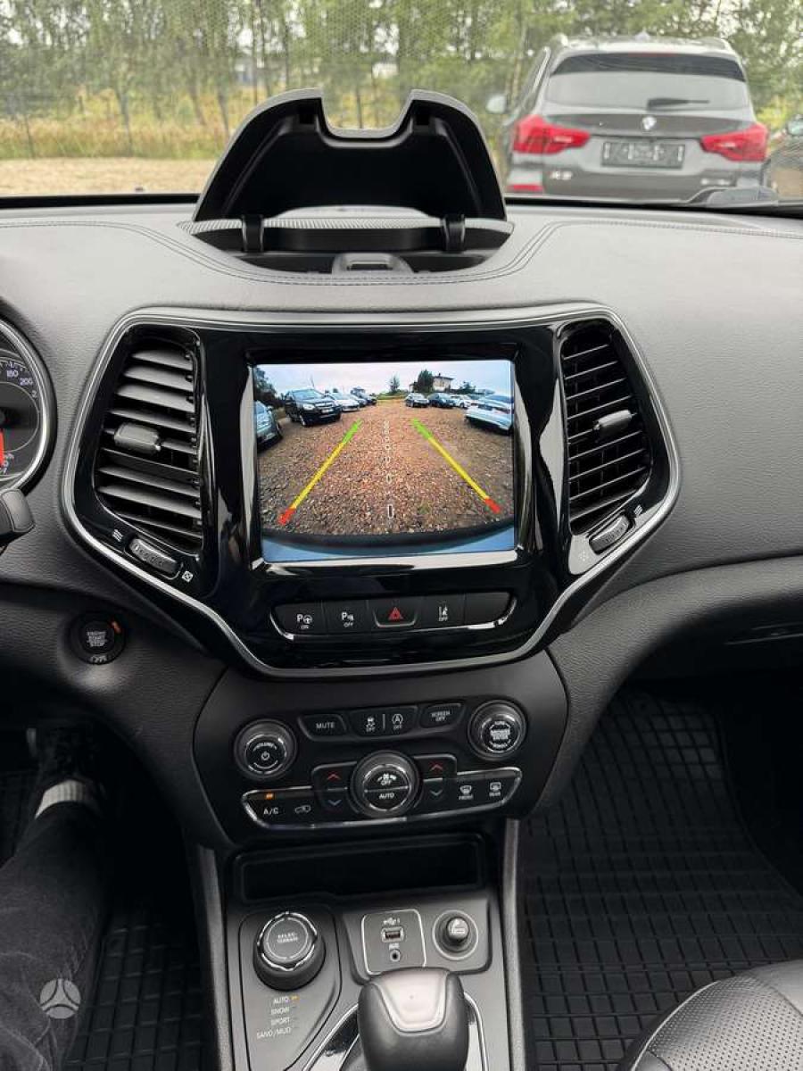 Pelēks Jeep Cherokee 2019 Viļņa, ar dzinēja tilpumu 2.18 L un nobraukumu 150 tūkst. km par 13250 €, foto 21 vietnē AUTOMOTO.COM.LV