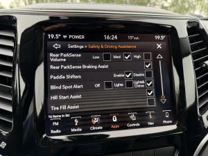 Pelēks Jeep Cherokee 2019 Viļņa, ar dzinēja tilpumu 2.18 L un nobraukumu 150 tūkst. km par 13250 €, foto 24 vietnē AUTOMOTO.COM.LV