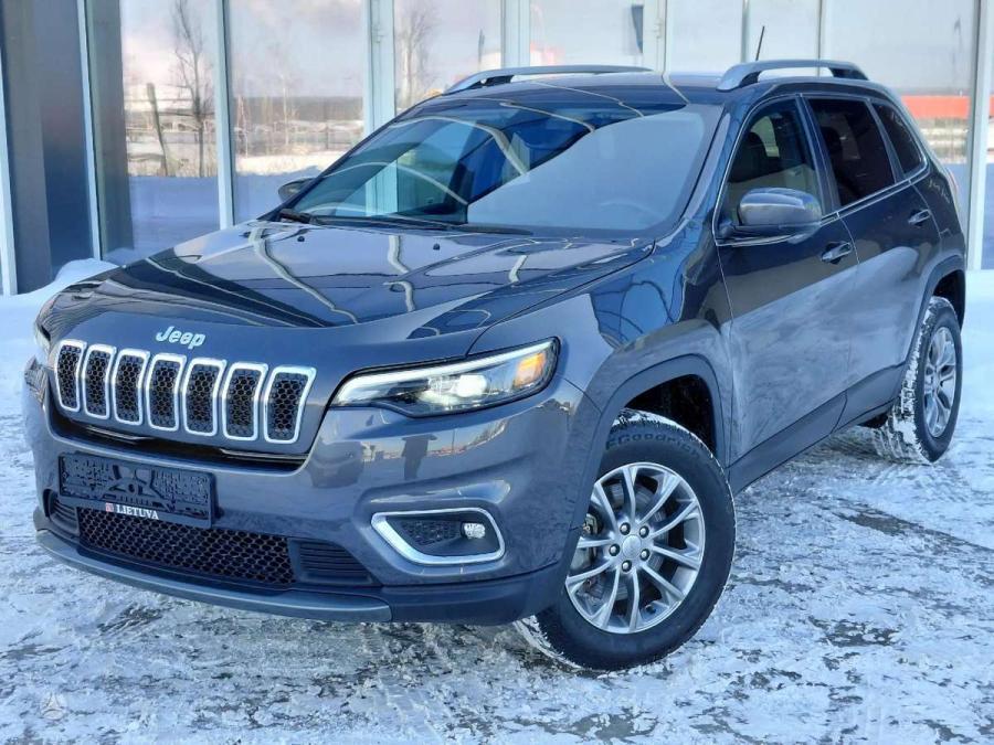 Grey Jeep Cherokee 2020 in Vilnius, with an engine capacity of 2.36 L and mileage of 96 thousand km for 15000 €, photo 3 on AUTOMOTO.COM.LV