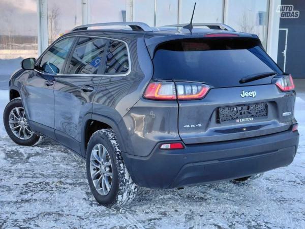 Grey Jeep Cherokee 2020 in Vilnius, with an engine capacity of 2.40 L and mileage of 96 thousand km for 15000 €, photo 4 on AUTOMOTO.COM.LV