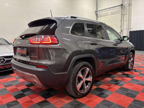 Джип Чероки 2020 в Вильнюс на AUTOMOTO.COM.LV Серый Джип Чероки 2020 в Вильнюс, объемом двигателя 3.24 л и пробегом 130 тыс. км за 19790 €, фото 5 на AUTOMOTO.COM.LV