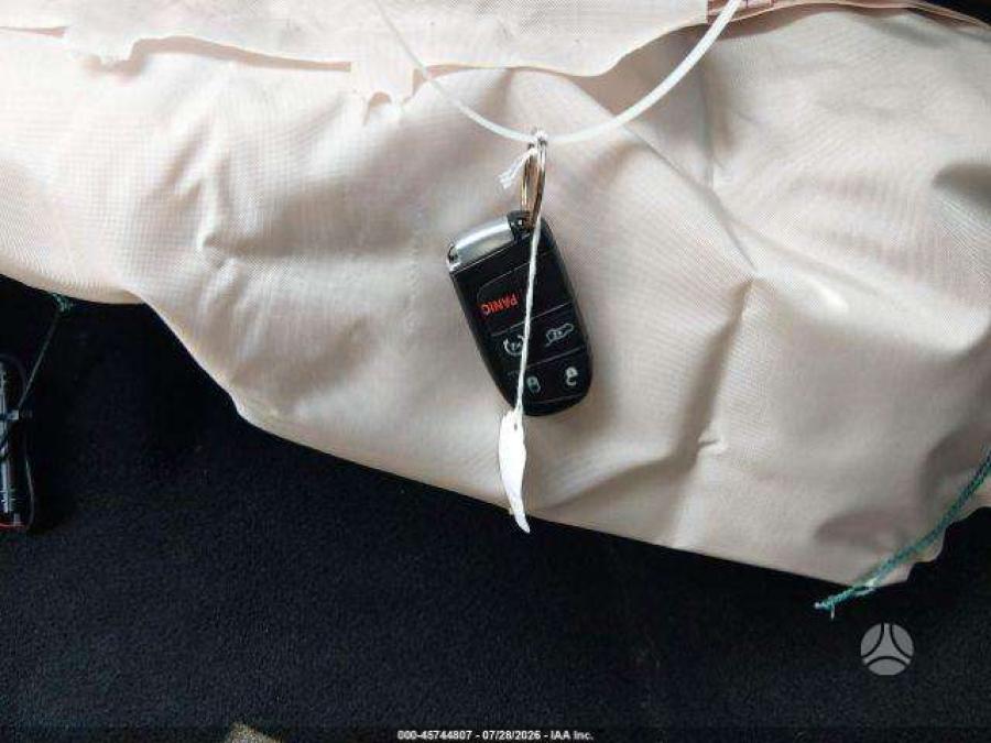 Pelēks Jeep Cherokee 2021 Klaipėda, ar dzinēja tilpumu 3.60 L un nobraukumu 119 tūkst. km par 7950 €, foto 11 vietnē AUTOMOTO.COM.LV