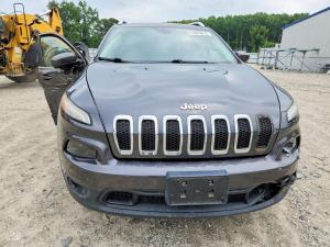 Pelēks Jeep Cherokee 2015 Viļņa, ar dzinēja tilpumu 3.20 L un nobraukumu 138 tūkst. km par 5600 €, foto 3 vietnē AUTOMOTO.COM.LV