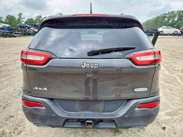 Pelēks Jeep Cherokee 2015 Viļņa, ar dzinēja tilpumu 3.20 L un nobraukumu 138 tūkst. km par 5600 €, foto 4 vietnē AUTOMOTO.COM.LV