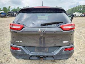 Pelēks Jeep Cherokee 2015 Viļņa, ar dzinēja tilpumu 3.20 L un nobraukumu 138 tūkst. km par 5600 €, foto 5 vietnē AUTOMOTO.COM.LV
