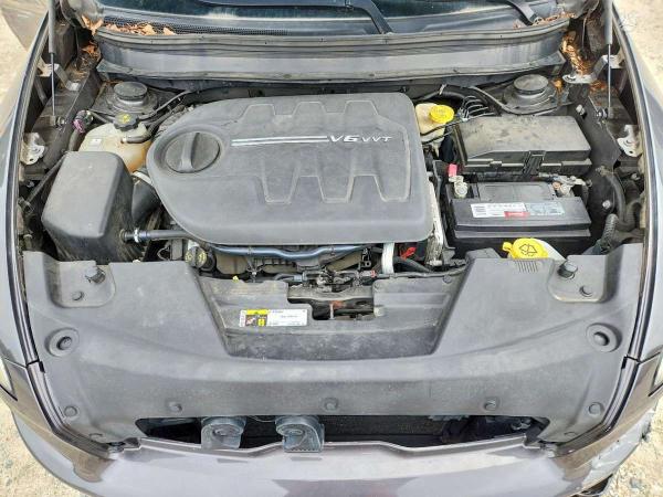 Pelēks Jeep Cherokee 2015 Viļņa, ar dzinēja tilpumu 3.20 L un nobraukumu 138 tūkst. km par 5600 €, foto 10 vietnē AUTOMOTO.COM.LV