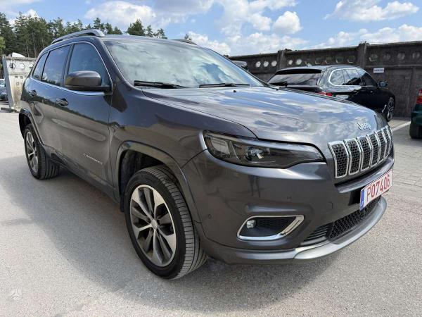 Pelēks Jeep Cherokee 2018 Viļņa, ar dzinēja tilpumu 2.20 L un nobraukumu 250 tūkst. km par 12700 €, foto 1 vietnē AUTOMOTO.COM.LV