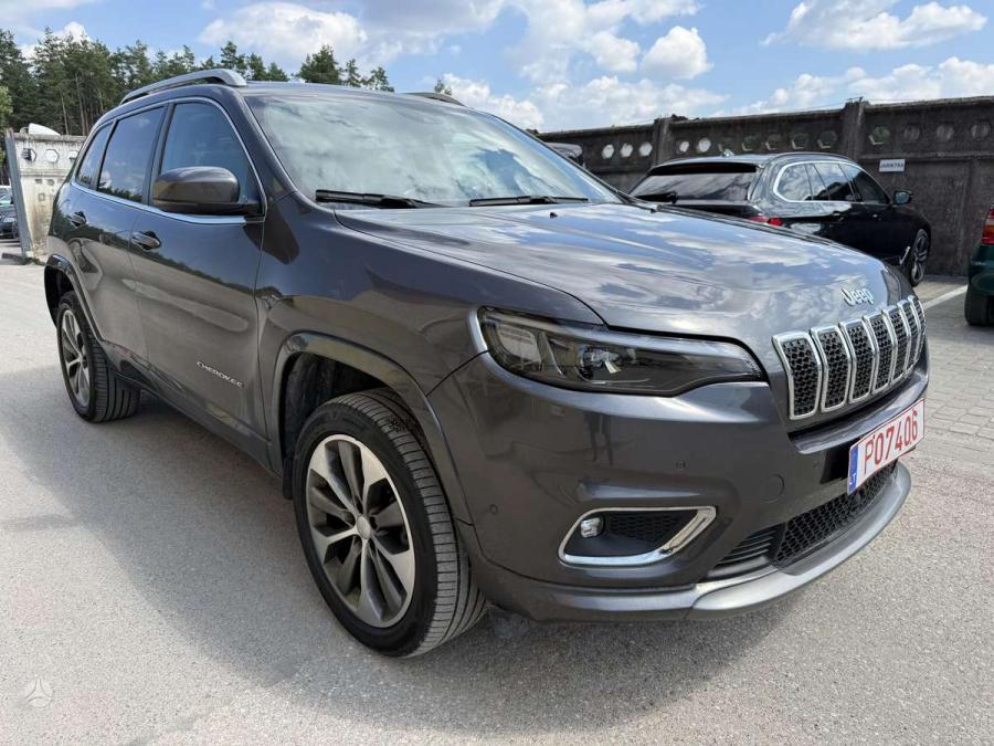 Pelēks Jeep Cherokee 2018 Viļņa, ar dzinēja tilpumu 2.20 L un nobraukumu 250 tūkst. km par 12700 €, foto 1 vietnē AUTOMOTO.COM.LV