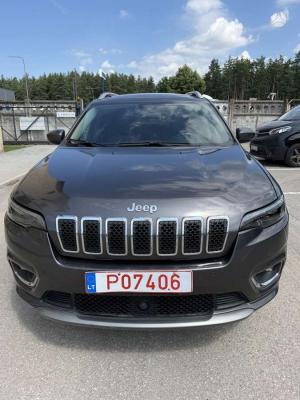 Pelēks Jeep Cherokee 2018 Viļņa, ar dzinēja tilpumu 2.20 L un nobraukumu 250 tūkst. km par 12700 €, foto 3 vietnē AUTOMOTO.COM.LV