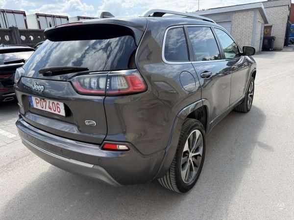 Pelēks Jeep Cherokee 2018 Viļņa, ar dzinēja tilpumu 2.20 L un nobraukumu 250 tūkst. km par 12700 €, foto 4 vietnē AUTOMOTO.COM.LV