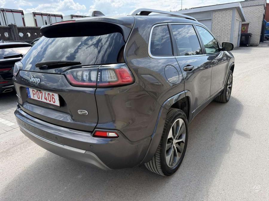 Pelēks Jeep Cherokee 2018 Viļņa, ar dzinēja tilpumu 2.20 L un nobraukumu 250 tūkst. km par 12700 €, foto 5 vietnē AUTOMOTO.COM.LV