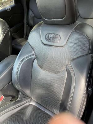 Pelēks Jeep Cherokee 2018 Viļņa, ar dzinēja tilpumu 2.20 L un nobraukumu 250 tūkst. km par 12700 €, foto 14 vietnē AUTOMOTO.COM.LV