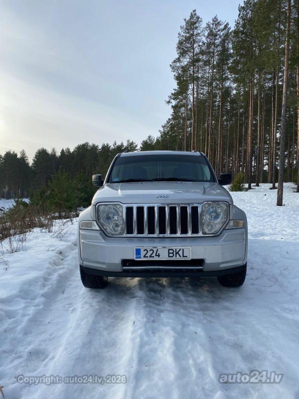 Pelēks Jeep Cherokee 2009 Narva, ar dzinēja tilpumu 2.80 L un nobraukumu 0 tūkst. km par 5500 €, foto 6 vietnē AUTOMOTO.COM.LV