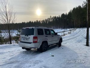 Grey Jeep Cherokee 2009 in Narva, with an engine capacity of 2.80 L and mileage of 0 thousand km for 5500 €, photo 12 on AUTOMOTO.COM.LV