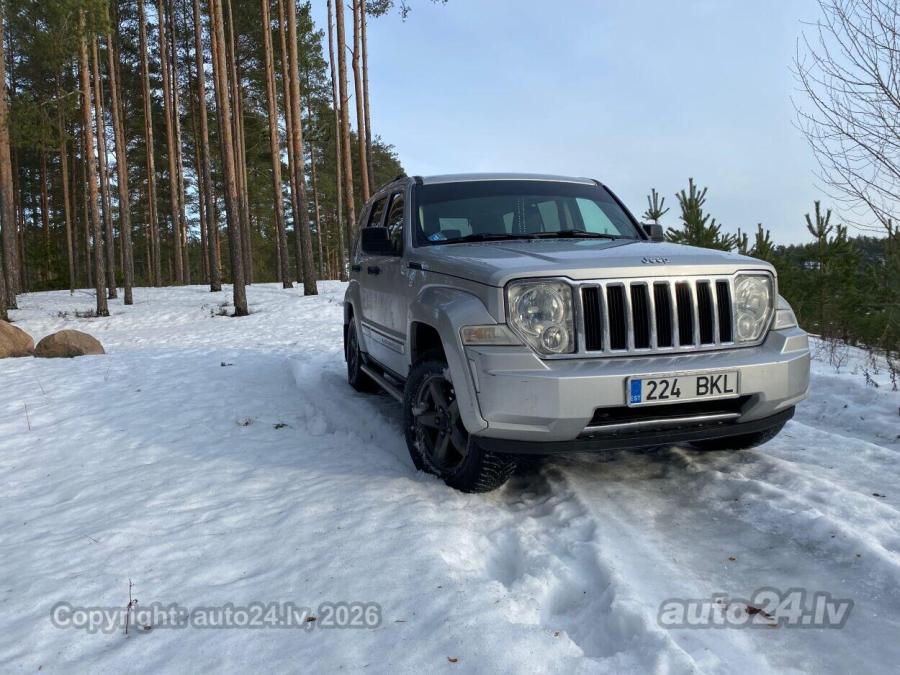 Grey Jeep Cherokee 2009 in Narva, with an engine capacity of 2.80 L and mileage of 0 thousand km for 5500 €, photo 13 on AUTOMOTO.COM.LV