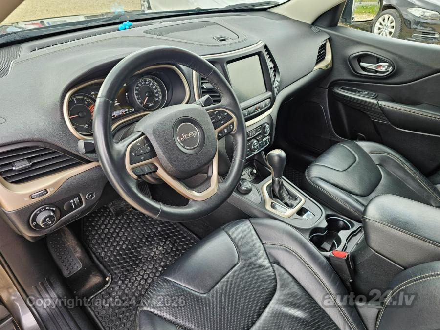 Серый Джип Чероки 2014 в Тарту, объемом двигателя 2.00 л и пробегом 215 тыс. км за 8990 €, фото 14 на AUTOMOTO.COM.LV