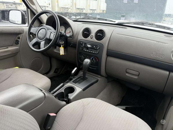Oranžs Jeep Cherokee 2005 Viļņa, ar dzinēja tilpumu 3.70 L un nobraukumu 244 tūkst. km par 6499 €, foto 10 vietnē AUTOMOTO.COM.LV