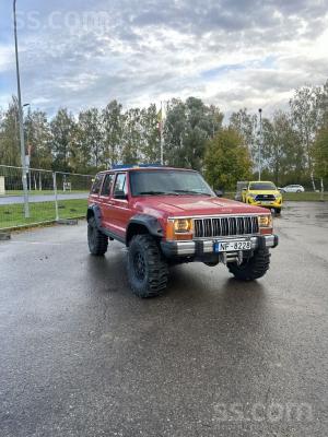 Sarkans Jeep Cherokee 1993 Jelgava, ar dzinēja tilpumu 4.00 L un nobraukumu 270 tūkst. km par 4500 €, foto 4 vietnē AUTOMOTO.COM.LV