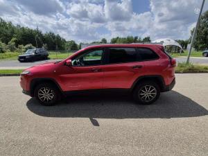 Sarkans Jeep Cherokee 2014 Viļņa, ar dzinēja tilpumu 2.40 L un nobraukumu 203 tūkst. km par 6900 €, foto 3 vietnē AUTOMOTO.COM.LV