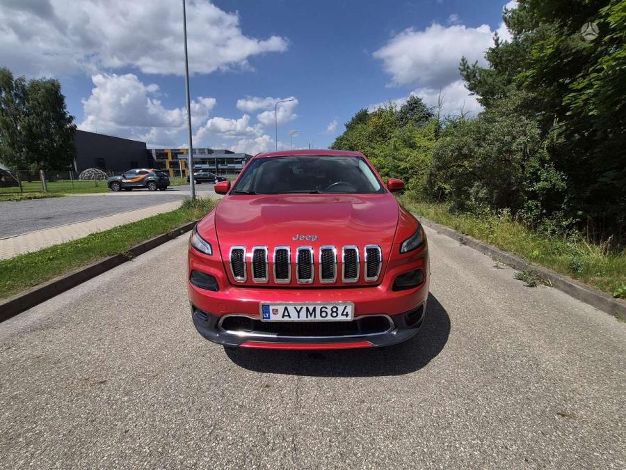 Sarkans Jeep Cherokee 2014 Viļņa, ar dzinēja tilpumu 2.40 L un nobraukumu 203 tūkst. km par 6900 €, foto 9 vietnē AUTOMOTO.COM.LV