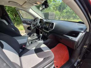 Sarkans Jeep Cherokee 2014 Viļņa, ar dzinēja tilpumu 2.40 L un nobraukumu 203 tūkst. km par 6900 €, foto 11 vietnē AUTOMOTO.COM.LV