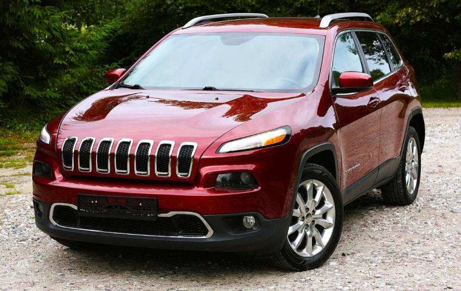 Red Jeep Cherokee 2016 in Kretinga, with an engine capacity of 3.20 L and mileage of 194 thousand km for 10800 €, photo 1 on AUTOMOTO.COM.LV