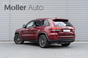Sarkans Jeep Cherokee 2017 Rīga, ar dzinēja tilpumu 3.00 L un nobraukumu 140 tūkst. km par 21750 €, foto 4 vietnē AUTOMOTO.COM.LV