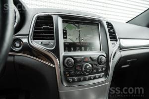 Sarkans Jeep Cherokee 2017 Rīga, ar dzinēja tilpumu 3.00 L un nobraukumu 140 tūkst. km par 21750 €, foto 20 vietnē AUTOMOTO.COM.LV