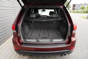 Sarkans Jeep Cherokee 2017 Rīga, ar dzinēja tilpumu 3.00 L un nobraukumu 140 tūkst. km par 21750 €, foto 24 vietnē AUTOMOTO.COM.LV