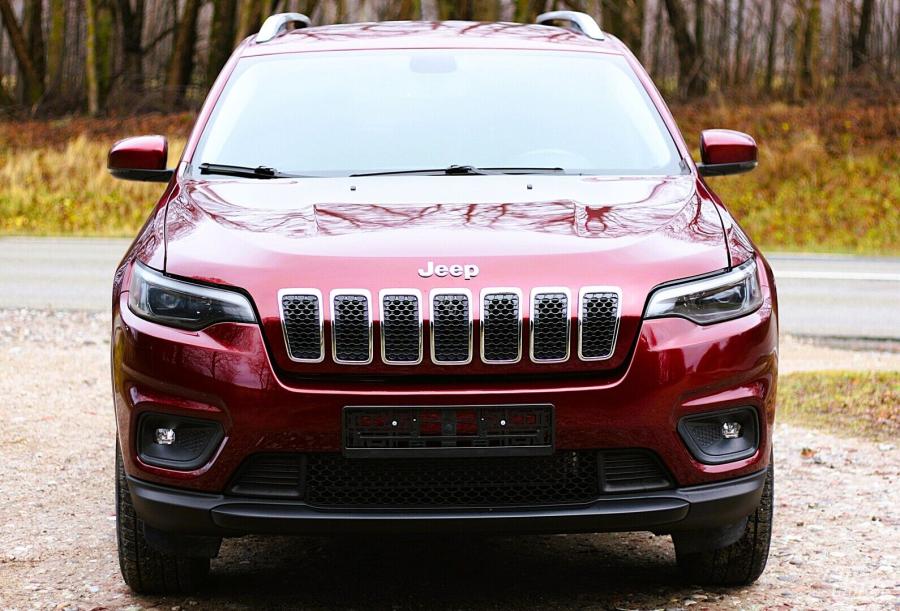 Sarkans Jeep Cherokee 2019 Petrikaičiai, ar dzinēja tilpumu 3.20 L un nobraukumu 132 tūkst. km par 15299 €, foto 2 vietnē AUTOMOTO.COM.LV