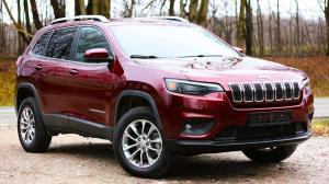 Red Jeep Cherokee 2019 in Kretinga, with an engine capacity of 3.24 L and mileage of 132 thousand km for 15699 €, photo 6 on AUTOMOTO.COM.LV