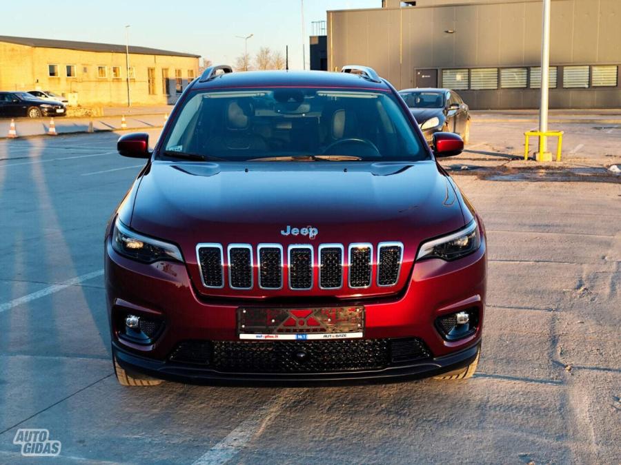 Sarkans Jeep Cherokee 2021 Šauļi, ar dzinēja tilpumu 3.20 L un nobraukumu 70 tūkst. km par 18650 €, foto 3 vietnē AUTOMOTO.COM.LV
