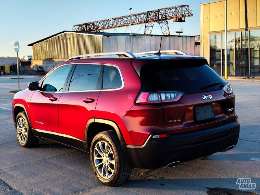Sarkans Jeep Cherokee 2021 Šauļi, ar dzinēja tilpumu 3.20 L un nobraukumu 70 tūkst. km par 18650 €, foto 5 vietnē AUTOMOTO.COM.LV