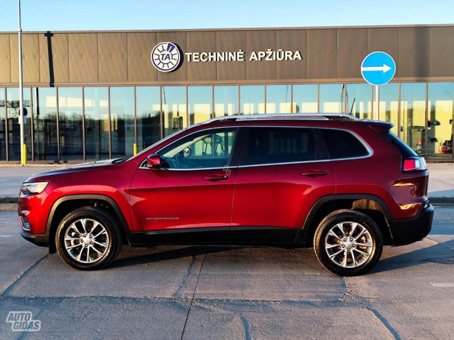 Sarkans Jeep Cherokee 2021 Šauļi, ar dzinēja tilpumu 3.20 L un nobraukumu 70 tūkst. km par 18650 €, foto 7 vietnē AUTOMOTO.COM.LV