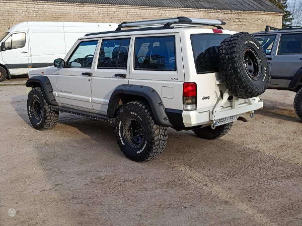 Balts Jeep Cherokee 1998 Šakiai, ar dzinēja tilpumu 2.50 L un nobraukumu 177 tūkst. km par 15222 €, foto 4 vietnē AUTOMOTO.COM.LV