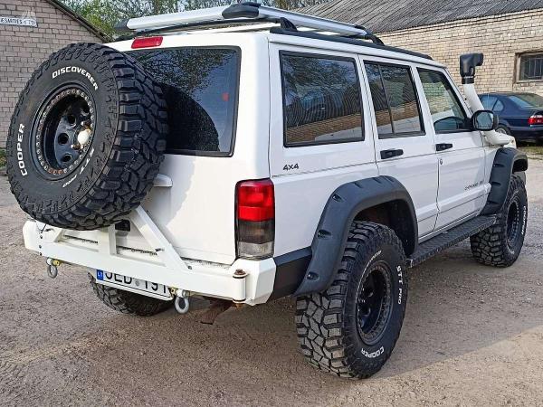 Balts Jeep Cherokee 1998 Šakiai, ar dzinēja tilpumu 2.50 L un nobraukumu 177 tūkst. km par 15222 €, foto 5 vietnē AUTOMOTO.COM.LV