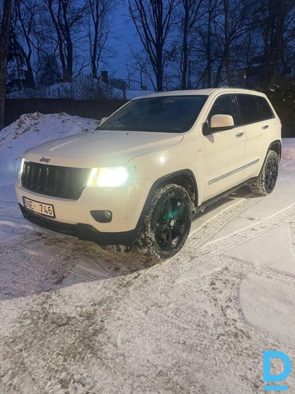 Balts Jeep Cherokee 2011 Rīga, ar dzinēja tilpumu 3.00 L un nobraukumu 255 tūkst. km par 10000 €, foto 2 vietnē AUTOMOTO.COM.LV
