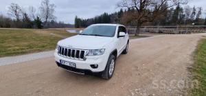 Balts Jeep Cherokee 2012 Ogre, ar dzinēja tilpumu 3.00 L un nobraukumu 239 tūkst. km par 9150 €, foto  vietnē AUTOMOTO.COM.LV