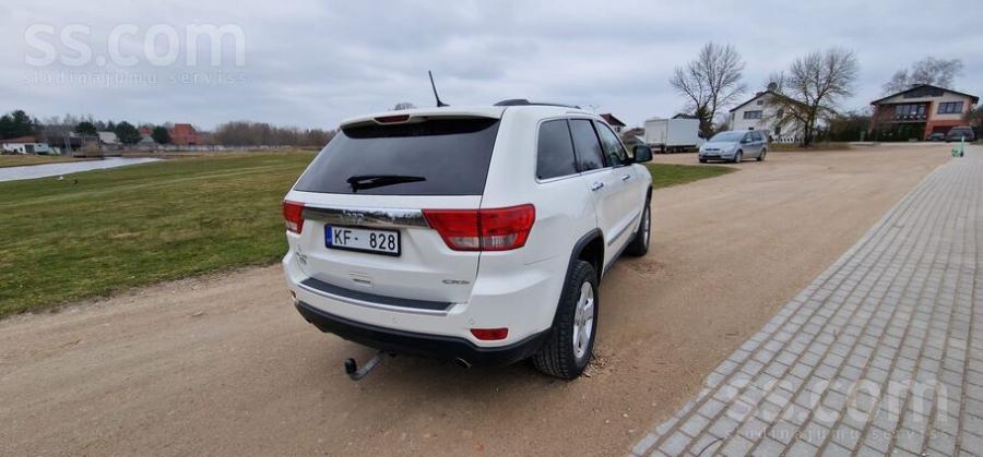 Balts Jeep Cherokee 2012 Ogre, ar dzinēja tilpumu 3.00 L un nobraukumu 239 tūkst. km par 9150 €, foto 4 vietnē AUTOMOTO.COM.LV