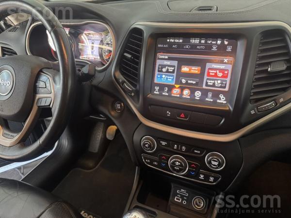 Balts Jeep Cherokee 2014 Rīga, ar dzinēja tilpumu 2.00 L un nobraukumu 170 tūkst. km par 11500 €, foto 10 vietnē AUTOMOTO.COM.LV