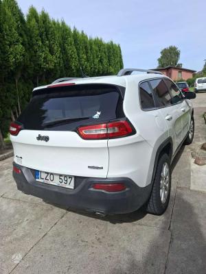 Balts Jeep Cherokee 2014 Rietavas, ar dzinēja tilpumu 3.24 L un nobraukumu 220 tūkst. km par 9500 €, foto  vietnē AUTOMOTO.COM.LV